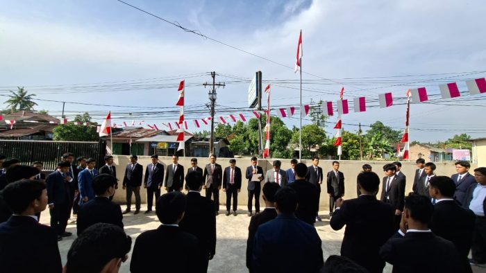 Ponpes Tahfidz Sulaimaniyah Yusra Gelar Upacara HUT RI ke-80 - Radarindo